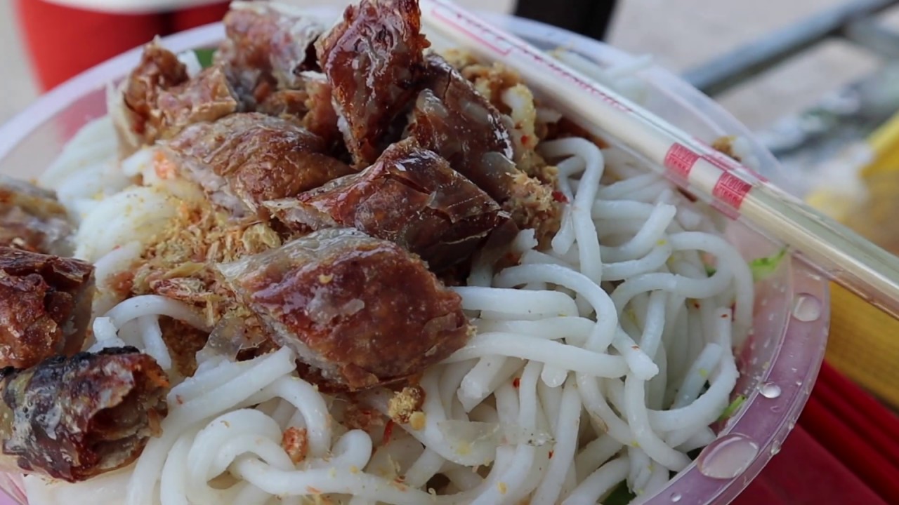 Banh Sung - Cambodian Street Food - YouTube