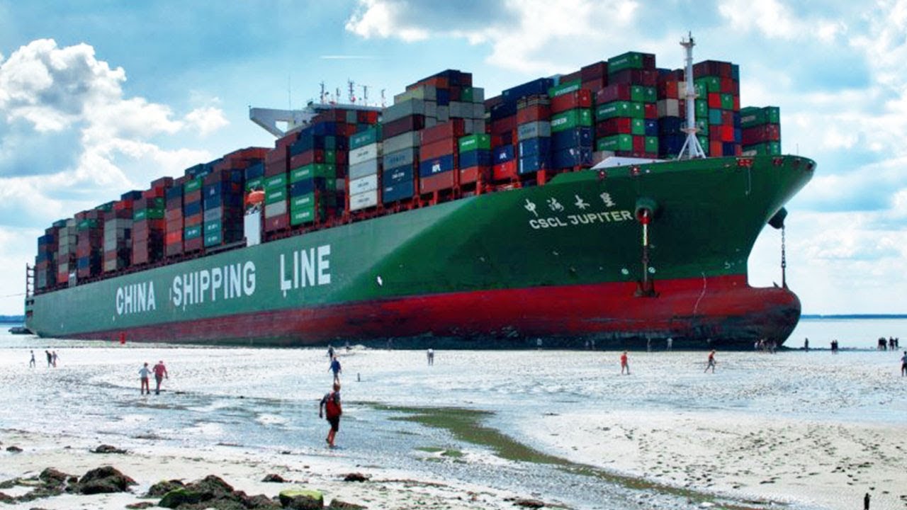 BIG SHIPS CRASHING INTO SHORE Compilation - YouTube