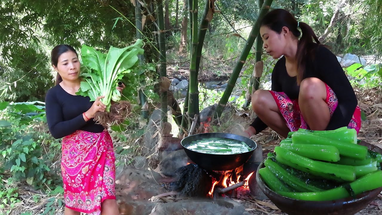 Cooking green vegetables for lunch - Eat vegetables for healthy and the ...
