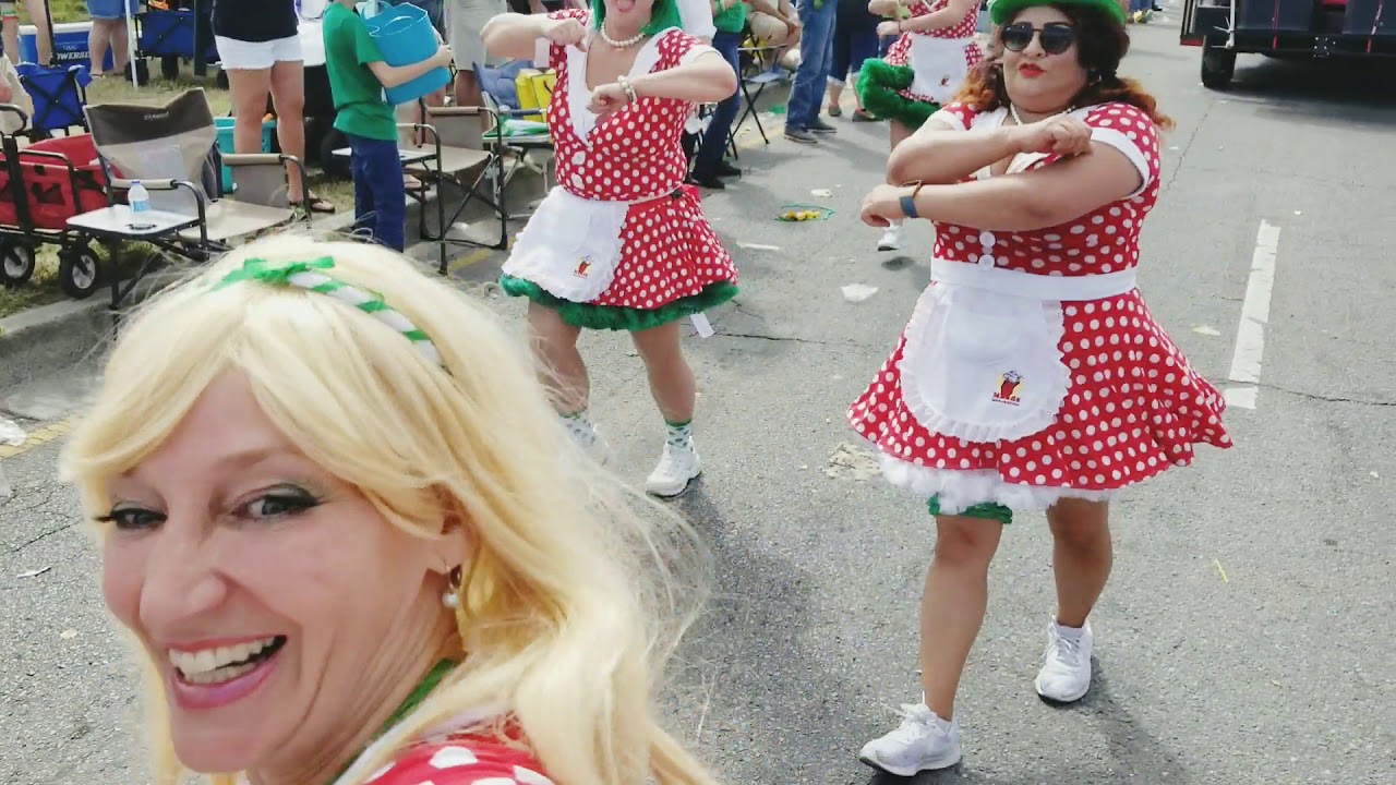 Mande Milkshakers dance to Brass Monkey Metairie Irish Italian parade ...
