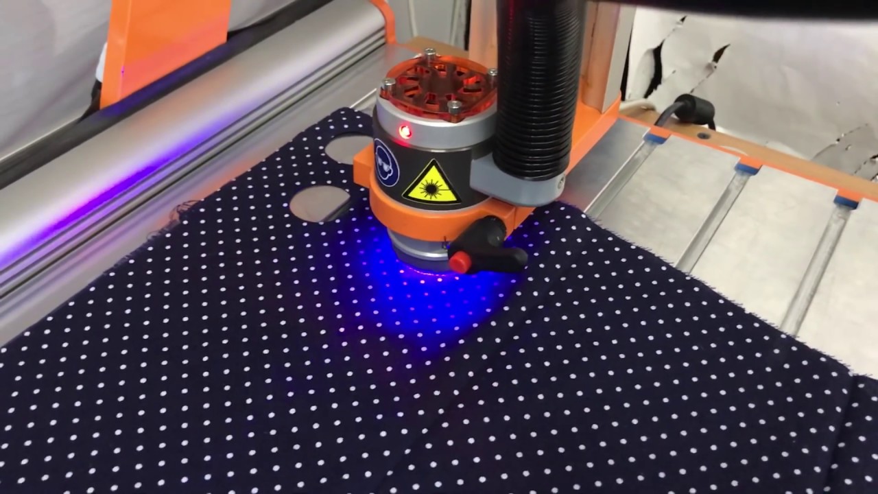 Taiere laser a unul material textil - YouTube