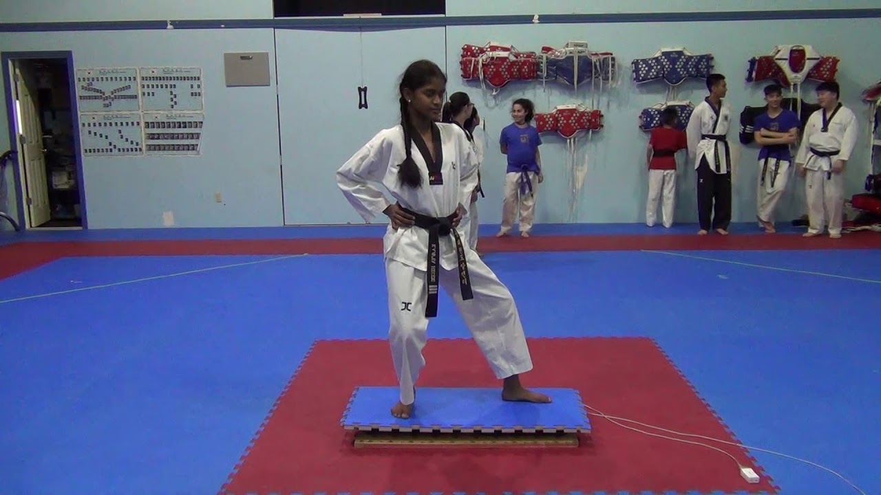 Taekwondo Back Stance dwitkeubi with force measurement - YouTube