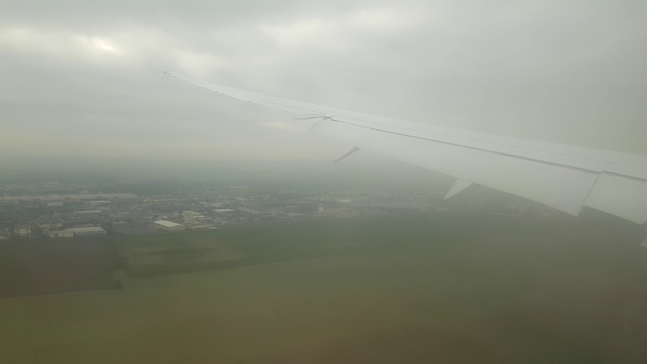 Aterrizando en Paris Air Canada AC880 - YouTube