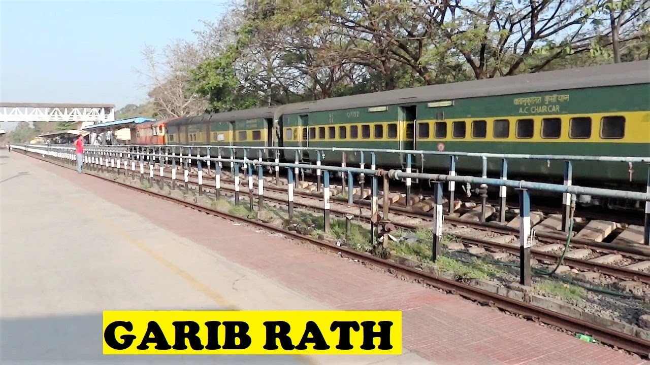 WDM3A Mumbai Garib Rath Arrive Mangalore Junction + Ernakulam Pune ...