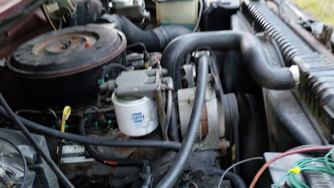 Idle of a 1984 IDI 6.9 Diesel - YouTube
