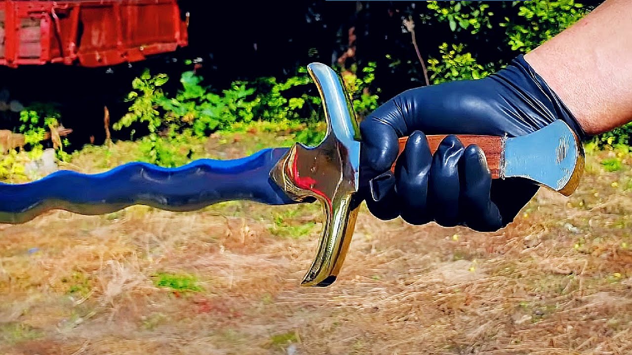 Forging a Zig Zag Sword - YouTube