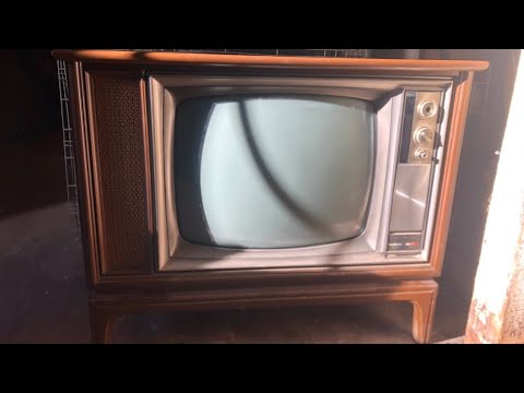 1969 General Electric M922EWD color tv console with near mint cabinet ...