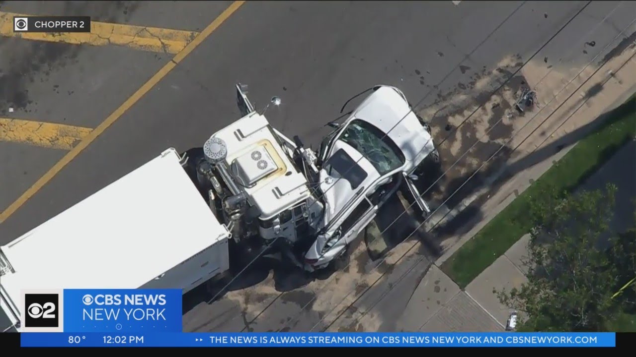 Garbage truck crashes into school bus, 3 cars on Long Island - YouTube