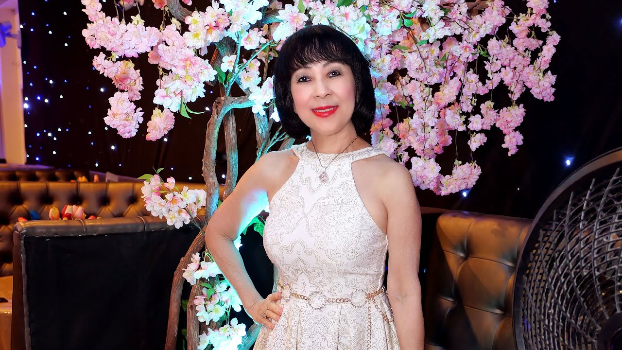 Yesterday Once More (Carpenters)- Bich Thuy cover - YouTube