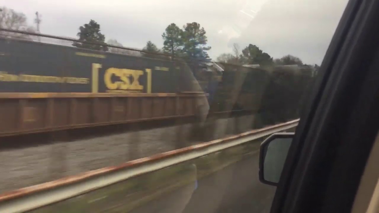 Soutbound CSX 3109 Leads Solo CSX Q031 Intermodal Richmond VA - YouTube