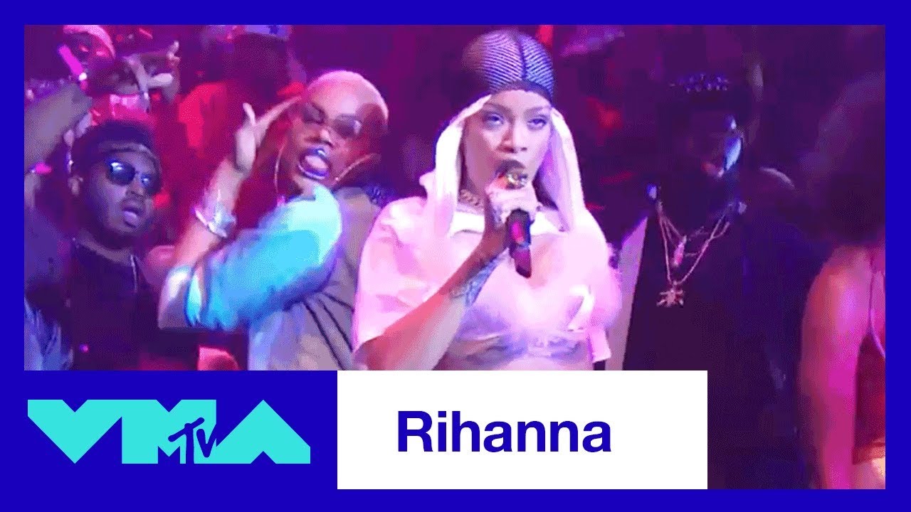 Rihanna's Greatest Moments In VMA History | 2017 Video Music Awards ...