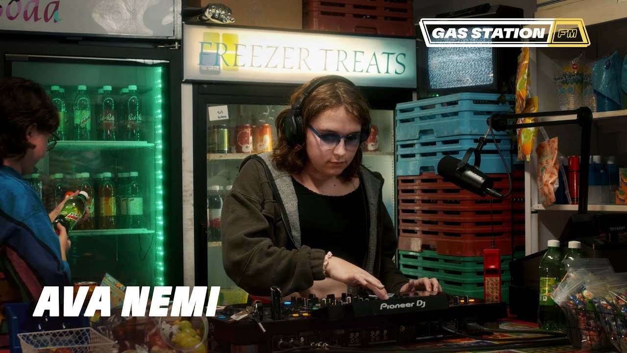 Bubbly Tech House & Hard Drum Mix ft. Ava Nemi | Live from Gas Station FM - YouTube