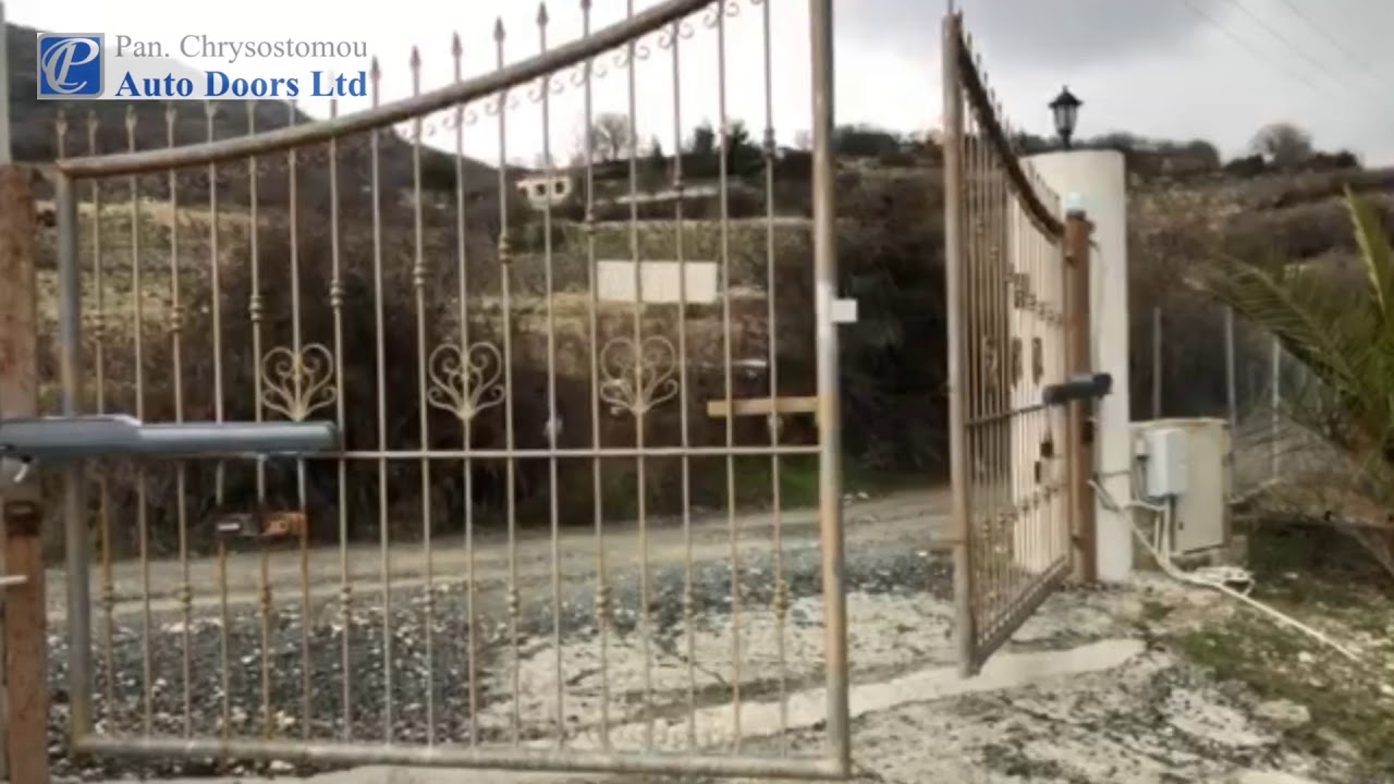 Ditec/Entrematic PWR35 Swinging gate operator - YouTube