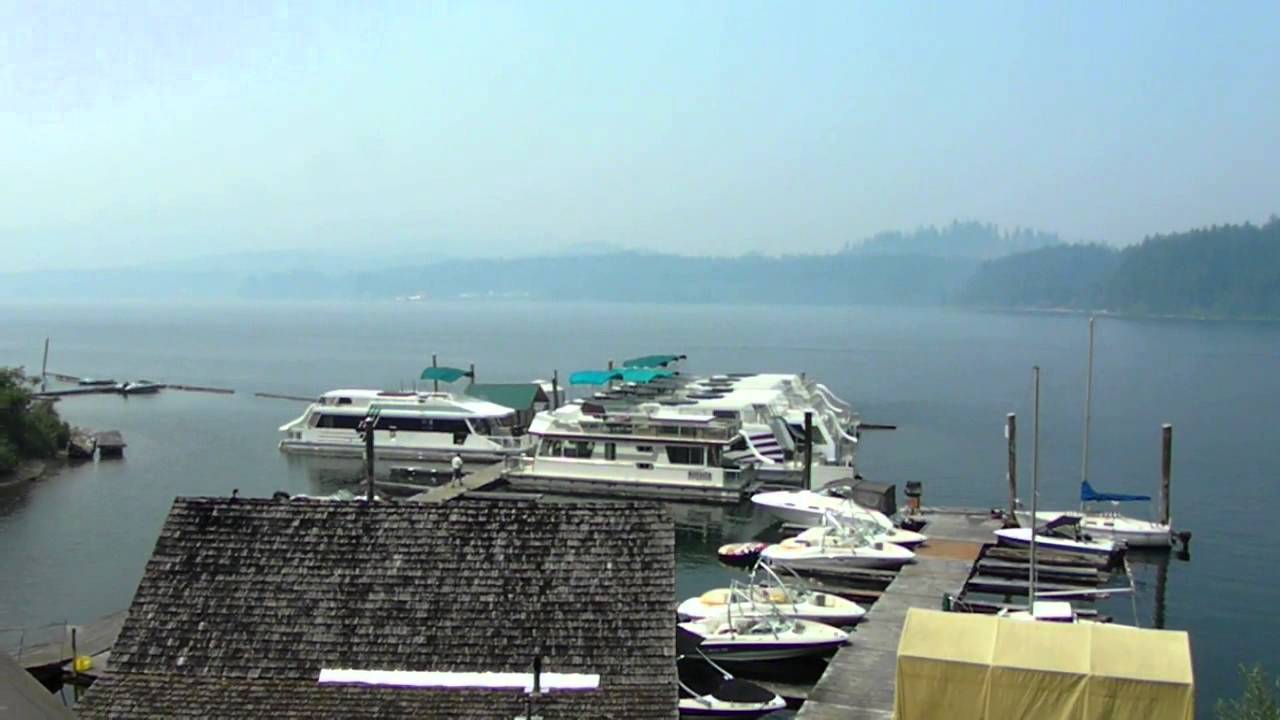 Fish and Duck Pub Sproat Lake Vancouver Island - YouTube