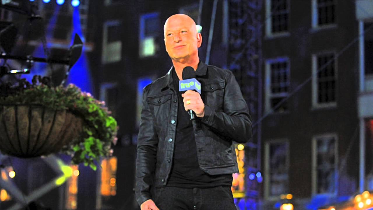 Howie Mandel: 'I love stand up because there's no editing to do' - YouTube