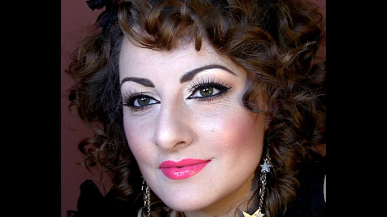 Pin Up Winged Eyeliner with hot pink lips - YouTube