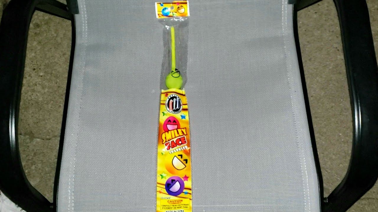 Smiley Face Sparkler 😁- Supreme Fireworks - YouTube