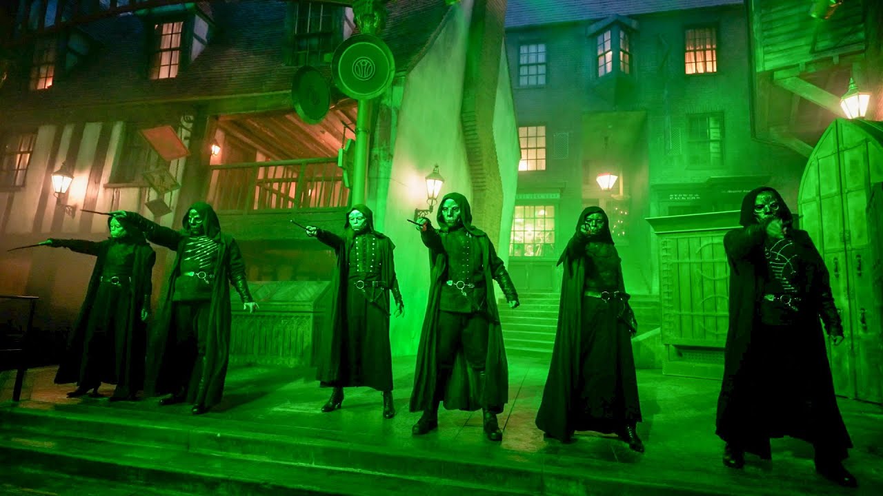 Friday The 13th At Halloween Horror Nights To Do Stay And Scream With ...