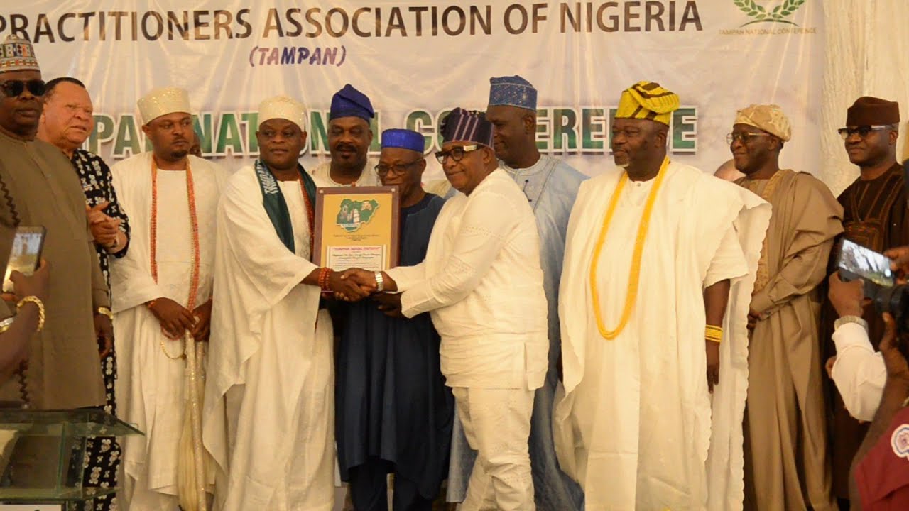OGA BELLO PRESENT SPECIAL AWARD TO OBA OF IPOKIA AS TAMPAN HONORS HIM ...