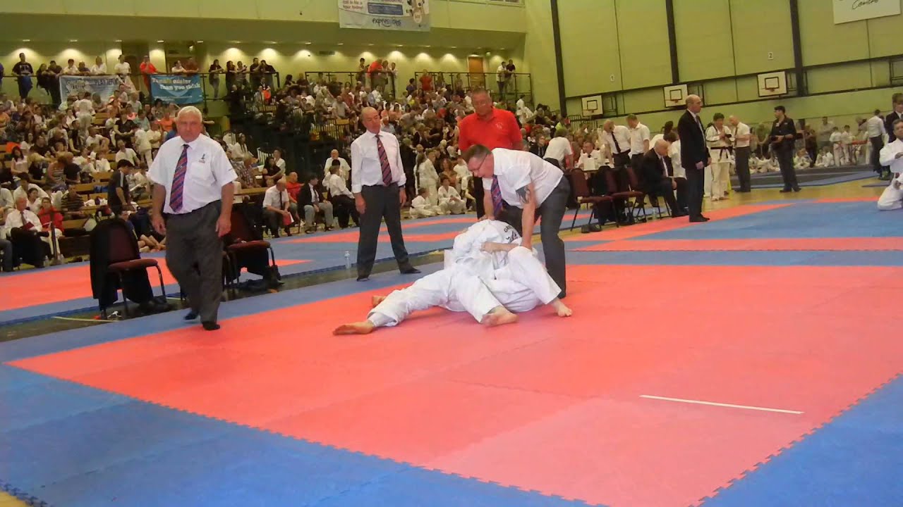 Ground Fighting - Round 1 - YouTube