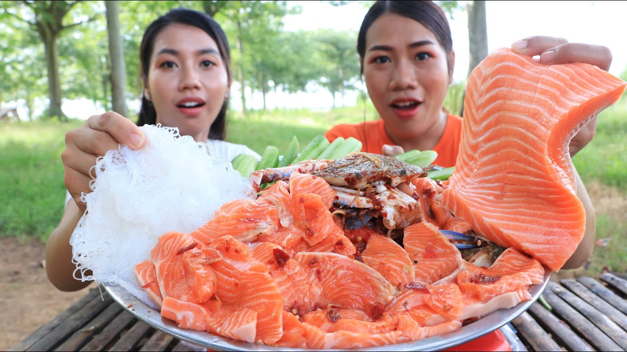 Yummy cooking and eating salmon fish with papaya salad recipe - Sea ...