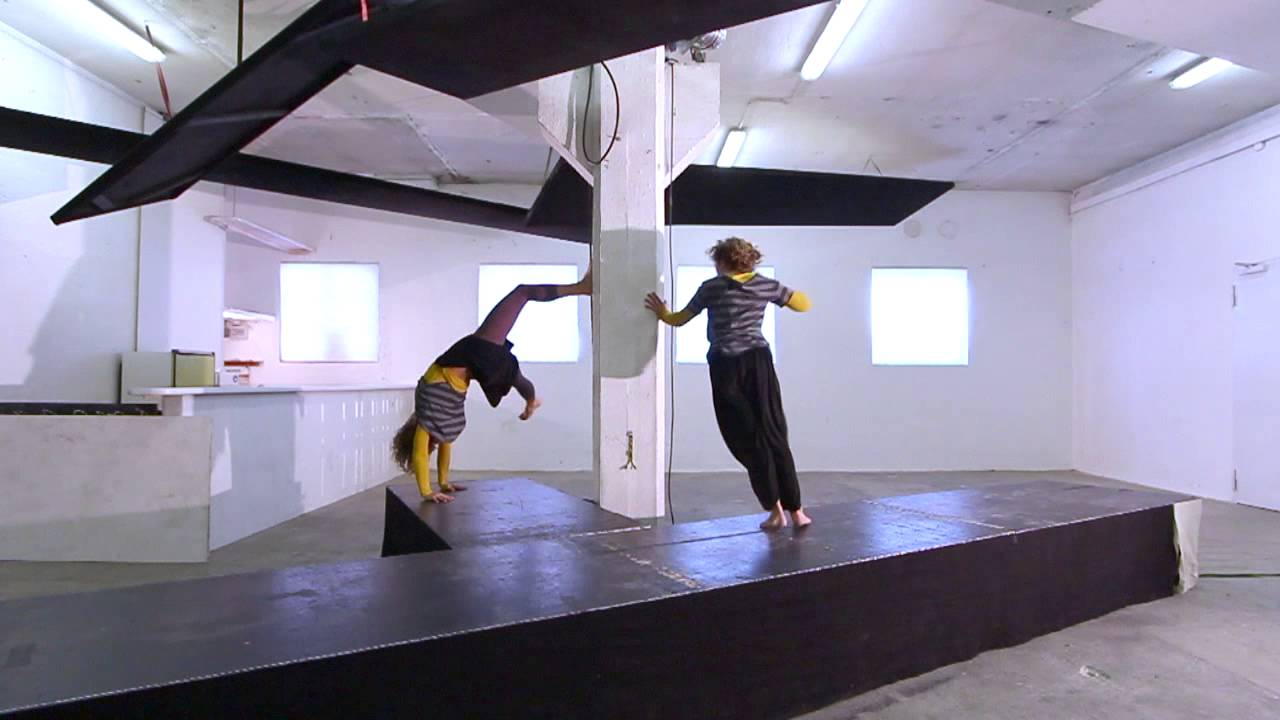 Acrobatic Dance | Checking the Room 1 | Carolina Braus - YouTube