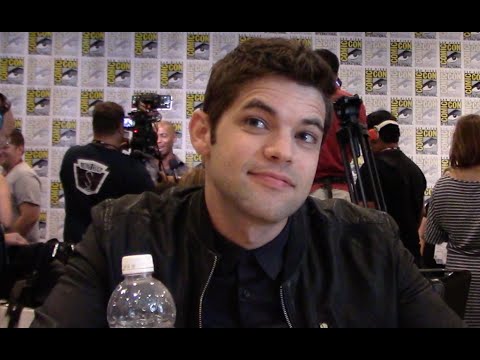 Supergirl - Winn Schott - SpoilerTV SDCC 2016 Interview - YouTube