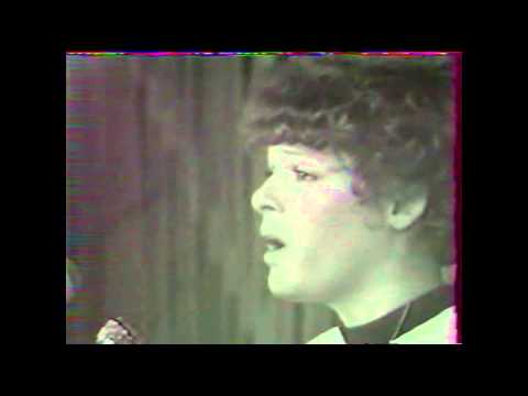 Dominique DUSSAULT chante "les roses blanches" - YouTube