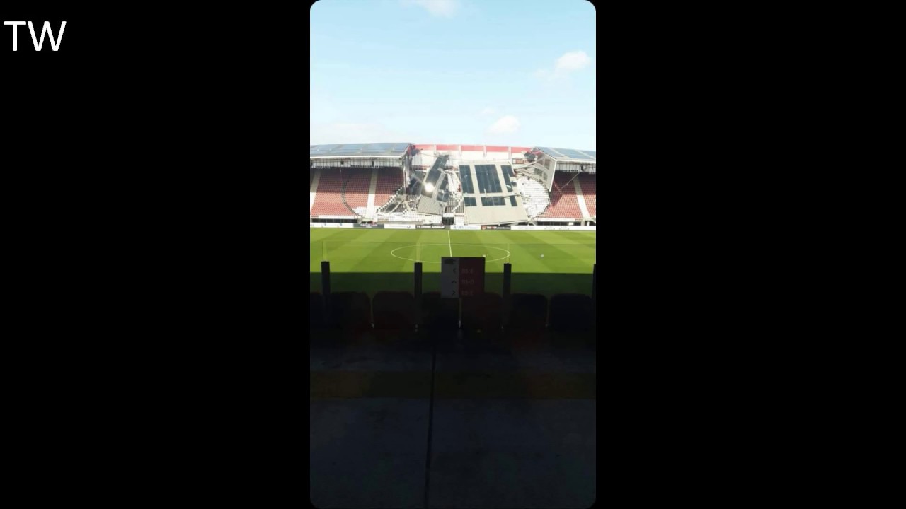 AZ Stadion Ingestort | AZ Alkmaar Stadium Collapsed - YouTube