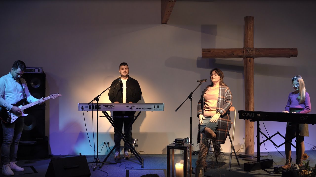 Andrei & Ligia Bodea - La adapost - YouTube