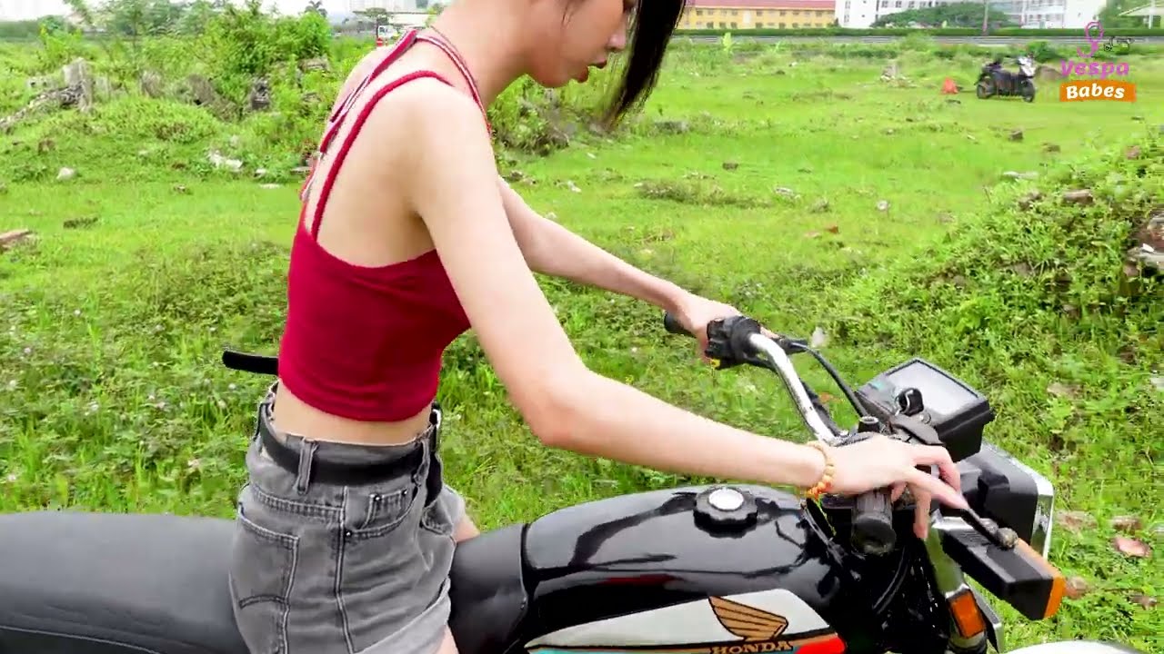 Kickstart | Beautiful girl, Bumpy Roads | Trailer - YouTube