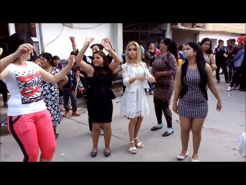 HEM GÜZEL HEM KOMİK OYNAYANLAR