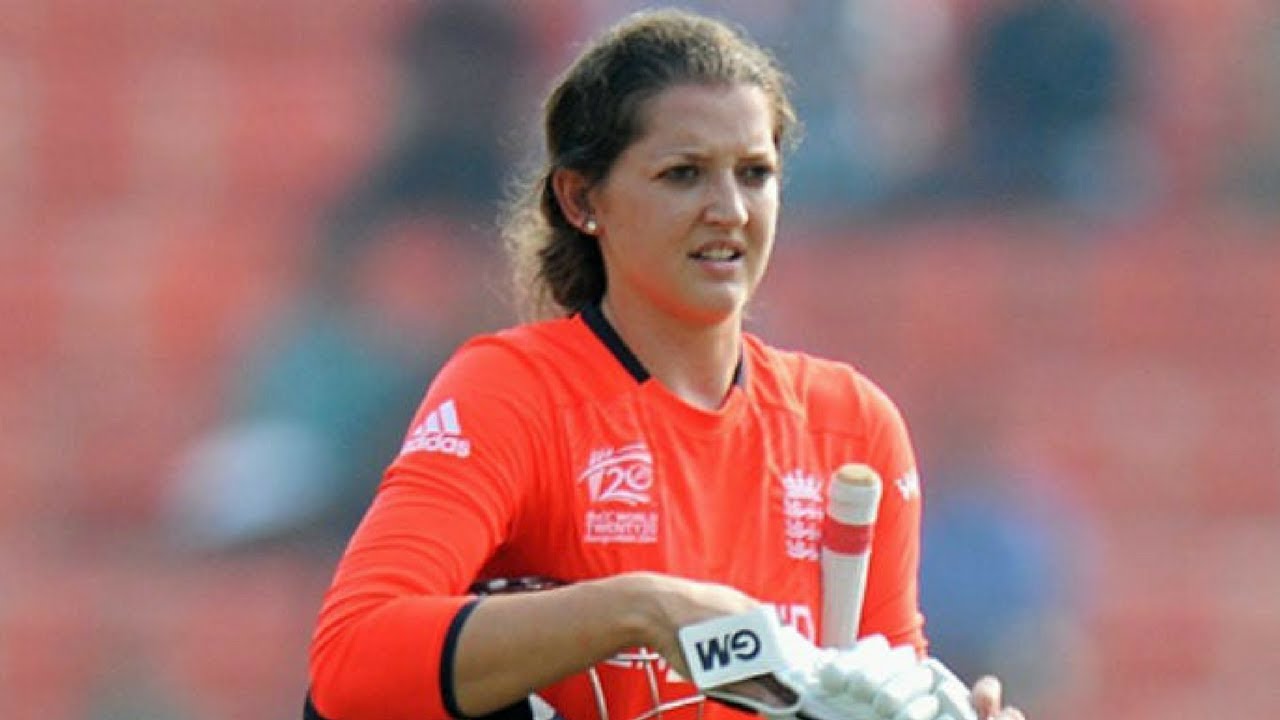 Top 10 Most Beautiful Women Cricketers in the World - YouTube