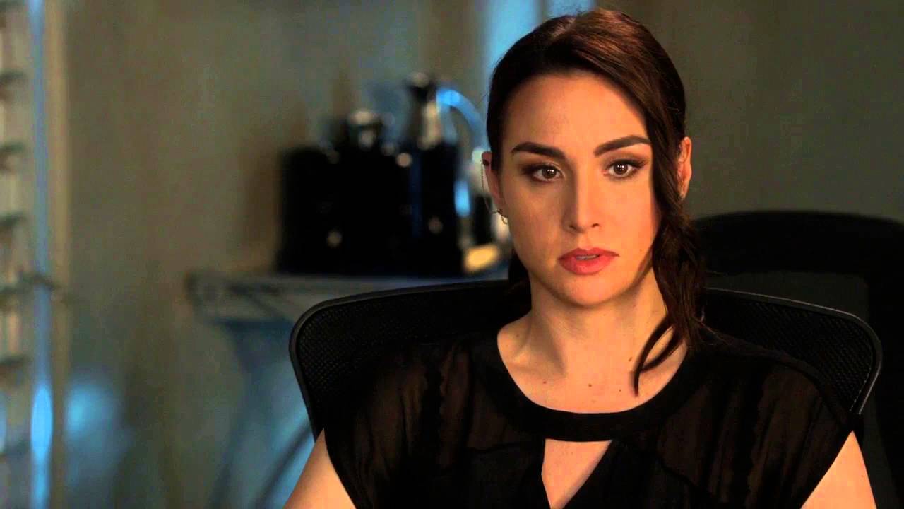 Stitchers 2x08 Red Eye Sneak Peek 2 Youtube