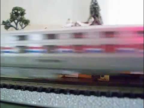 N scale Amtrak P42 and Phase 3 superliners the California Zephyr - YouTube