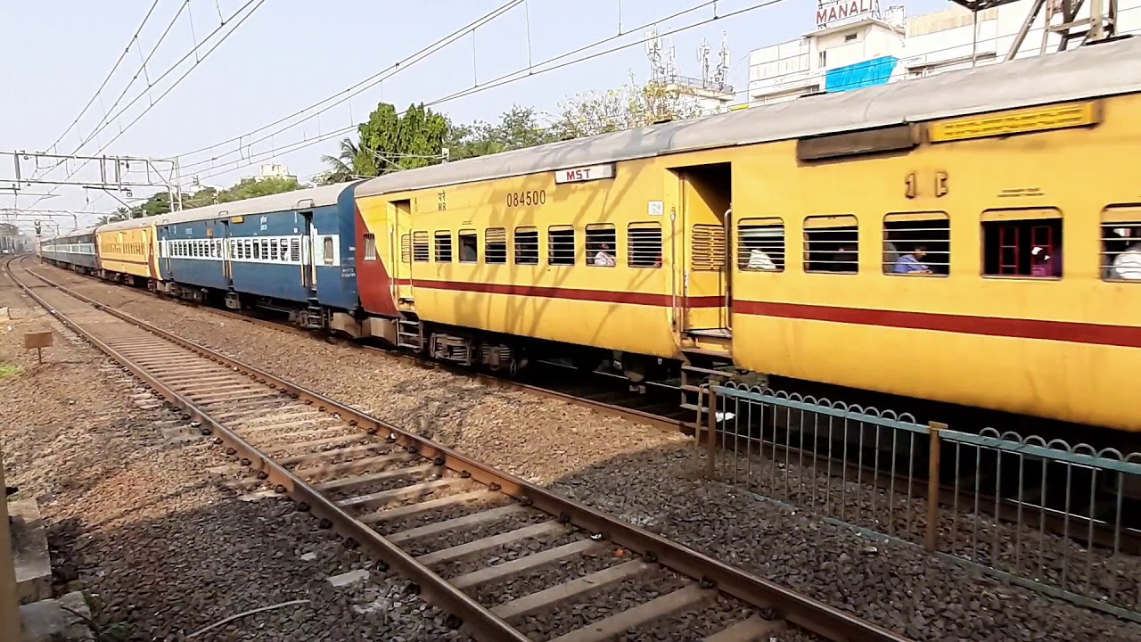 22954 Ahmedabad-Mumbai Central Gujarat Express In Full Speed | Indian ...