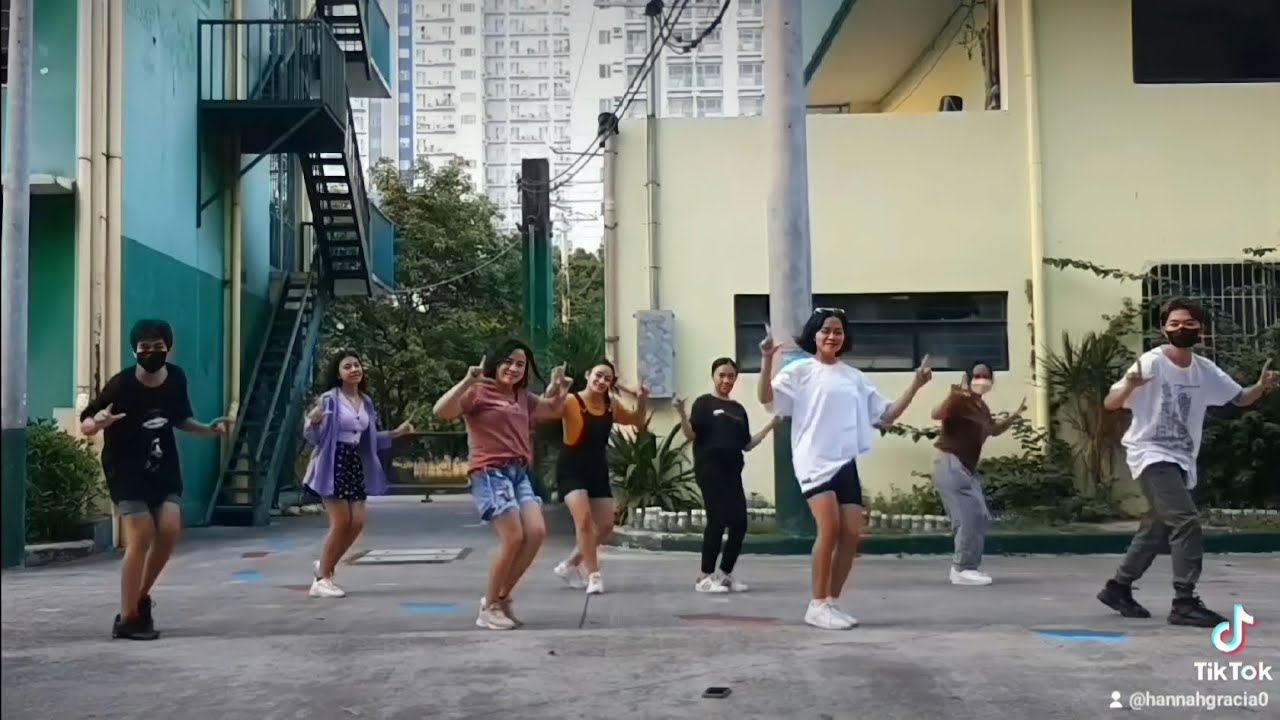 Jessi - ZOOM Dance Cover | Tiktok Dance Challenge - YouTube