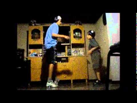maxi bailando turro con brian - YouTube