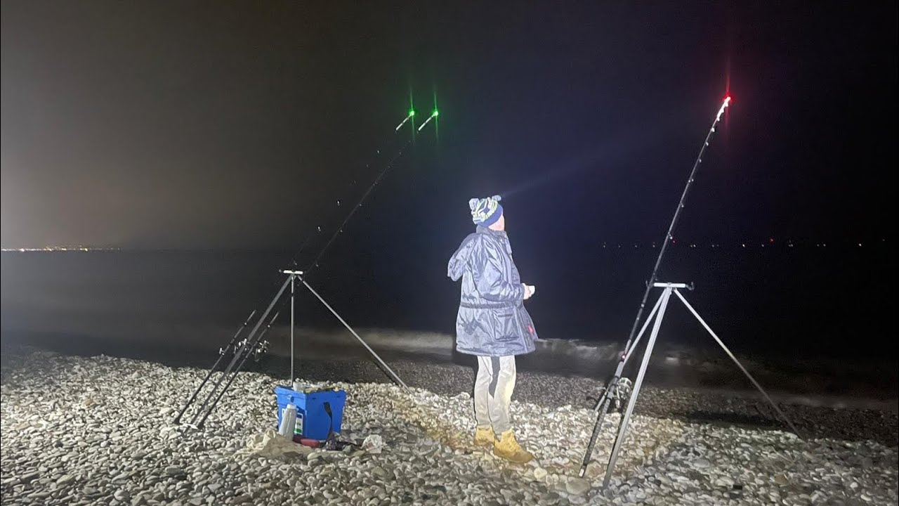 Shore fishing for cod North wales - YouTube