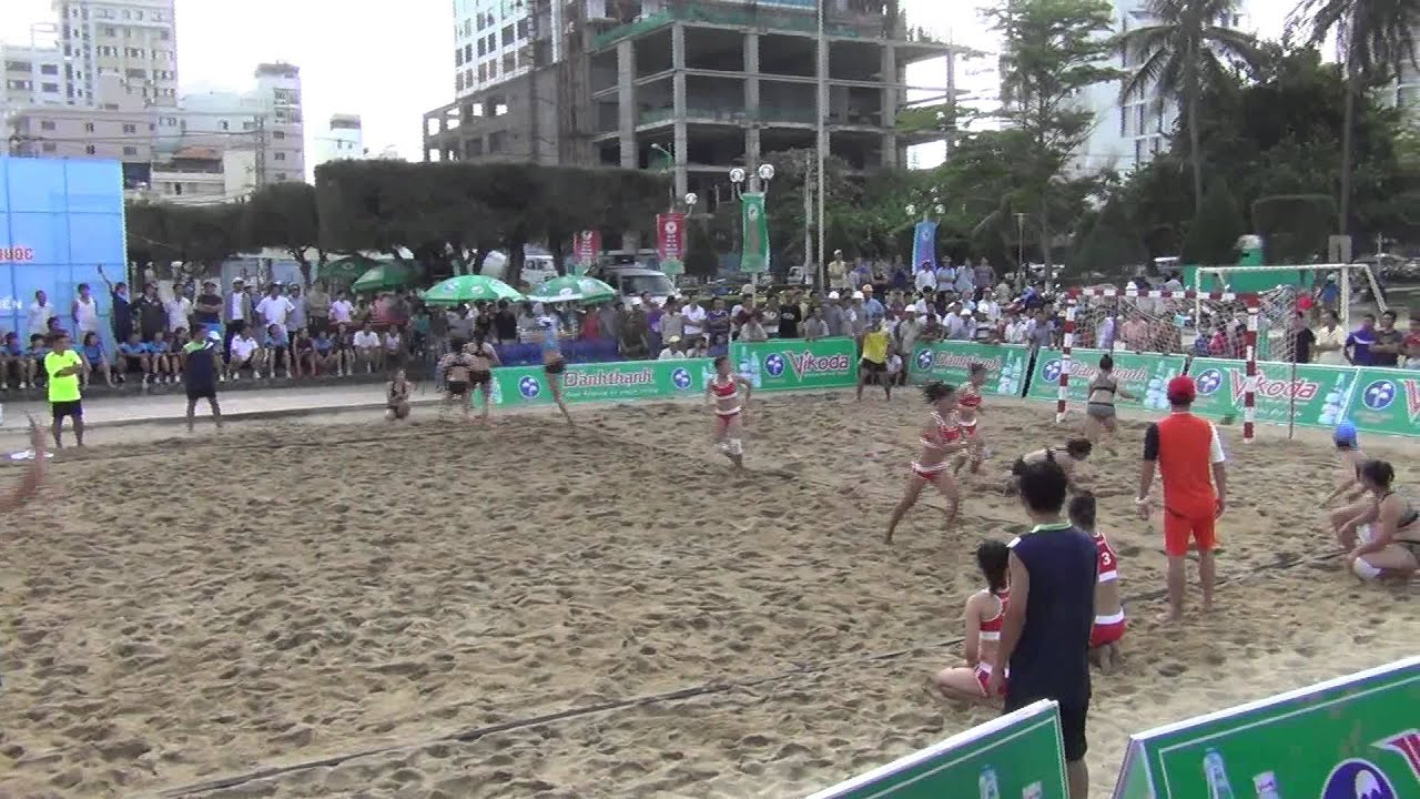 Beach Handball Vietnam women final 2014 period 1 - YouTube