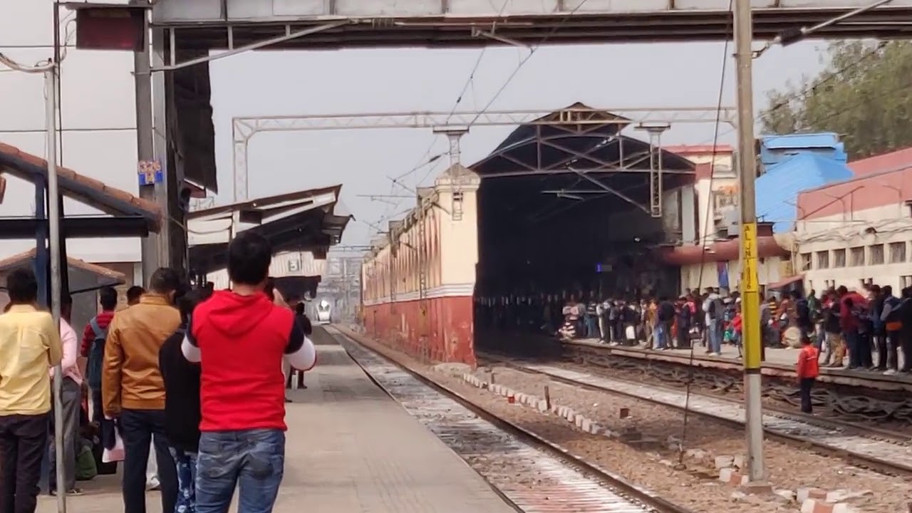 Bande bharat express - YouTube