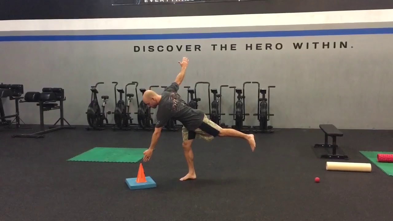 Single-leg Balance Airplane Turns - YouTube