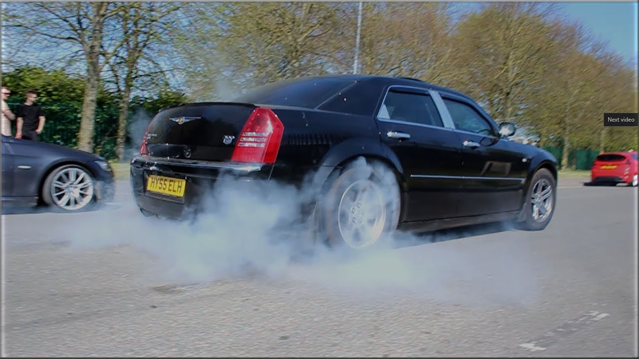 Tuner cars leaving a car meet! - YouTube