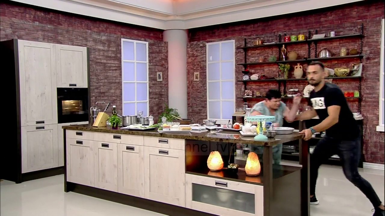 Pa Koment - Lëkundjet e tërmetit ndihen edhe në Top Channel - YouTube