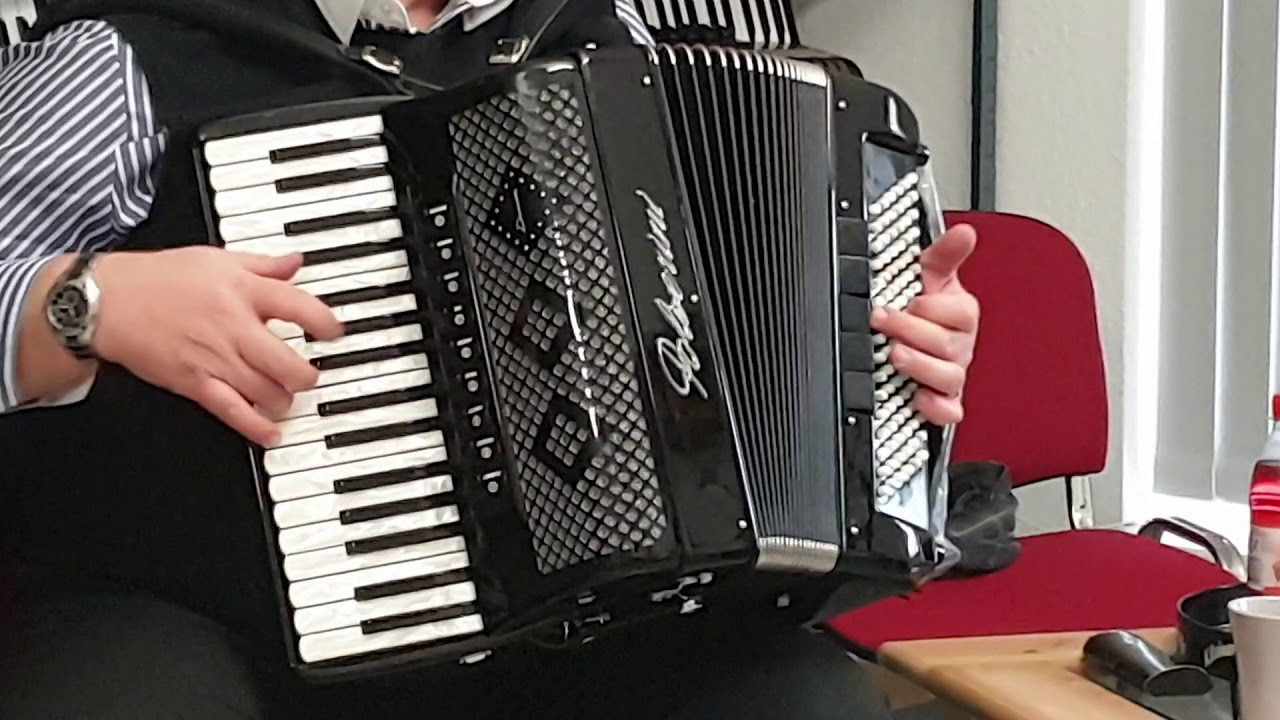 Klangprobe Akkordeon Polverini Diamante 34/96 Cassotto a mano - YouTube
