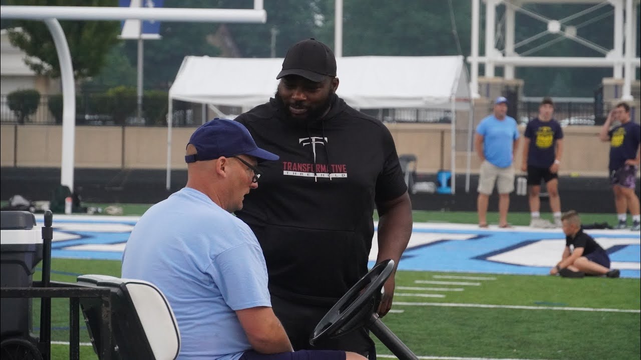 Former NFL defensive lineman Terrance Taylor of Muskegon speaks at Mona ...