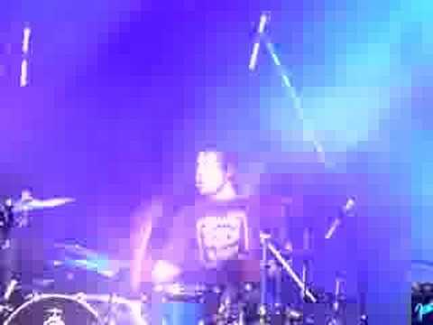 Something For Kate's Clint Hyndman drumming - YouTube