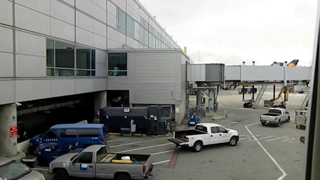 Boarding and onboard the Boeing United 747 First Class SFO - HKG - YouTube