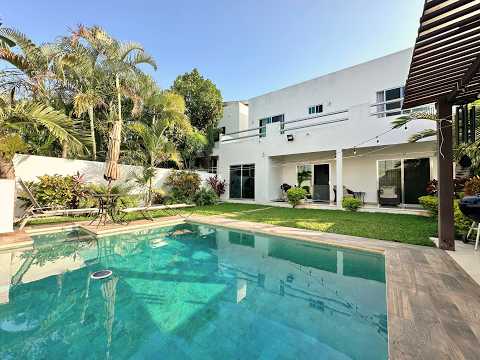 Casa en venta de 4 habitaciones dentro de la ciudad | Altabrisa Mérida 