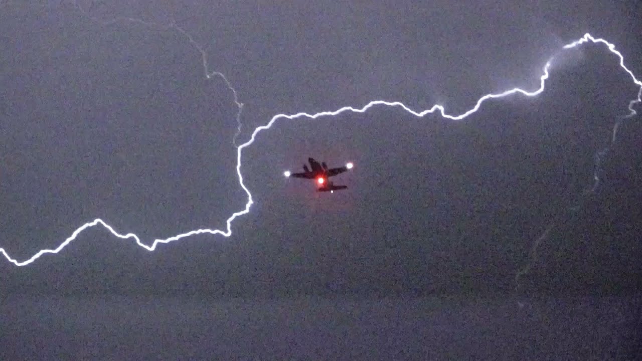 Southern Wisconsin Tornado And Severe Weather Scenes - YouTube